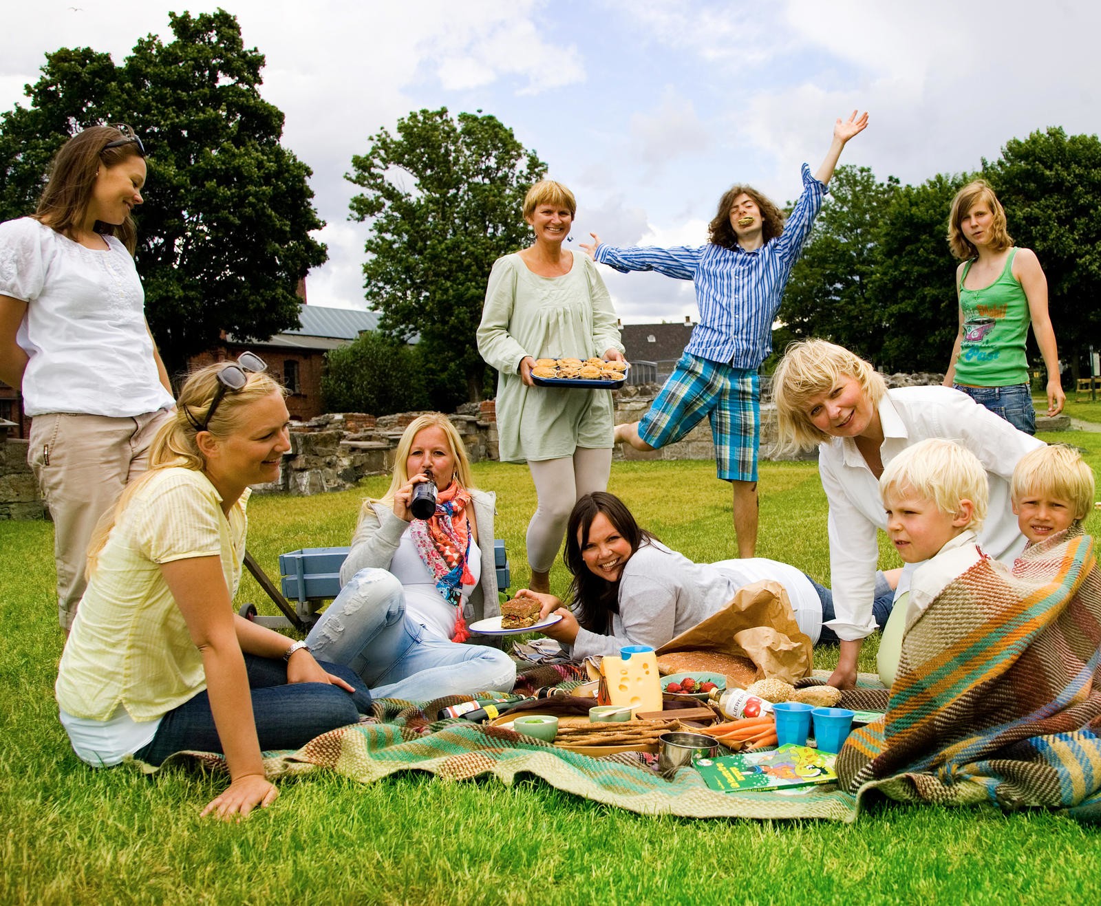 Dette bør du ha med deg når du skal på piknik • Temaside • Brodogkorn.no