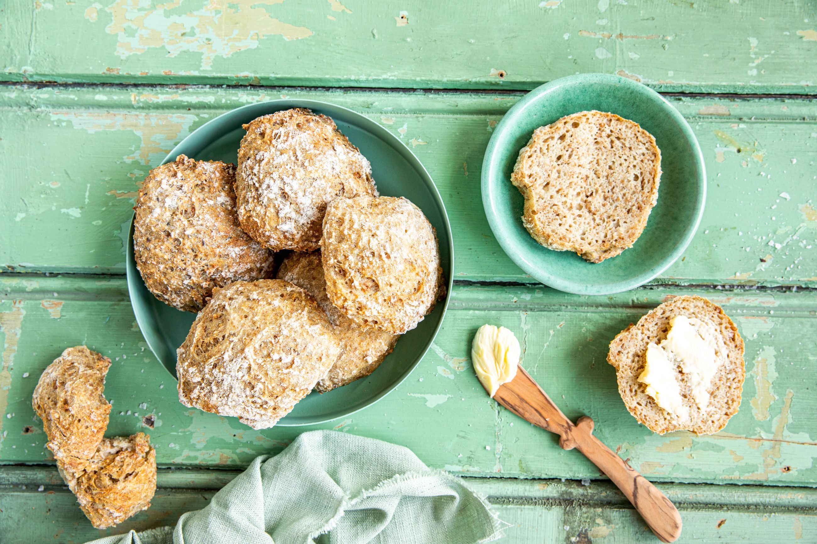 Eltefrie rundstykker av brødrester • Oppskrift • Reduser matsvinn