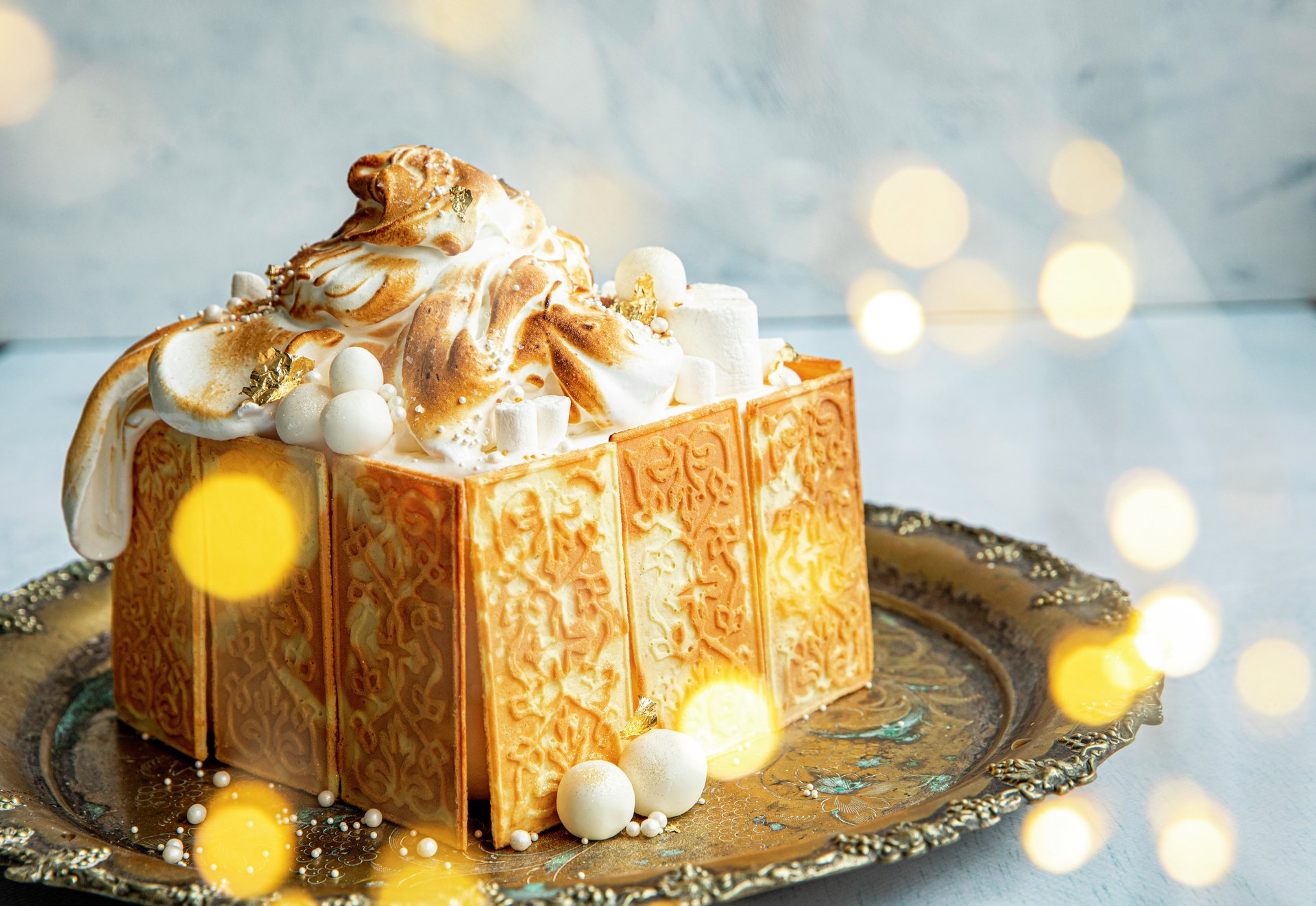 Oppskrift: Enkel iskake med goro og marengs - Dekorativ juledessert