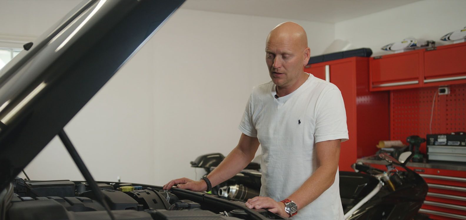 Slik vasker du bilmotoren