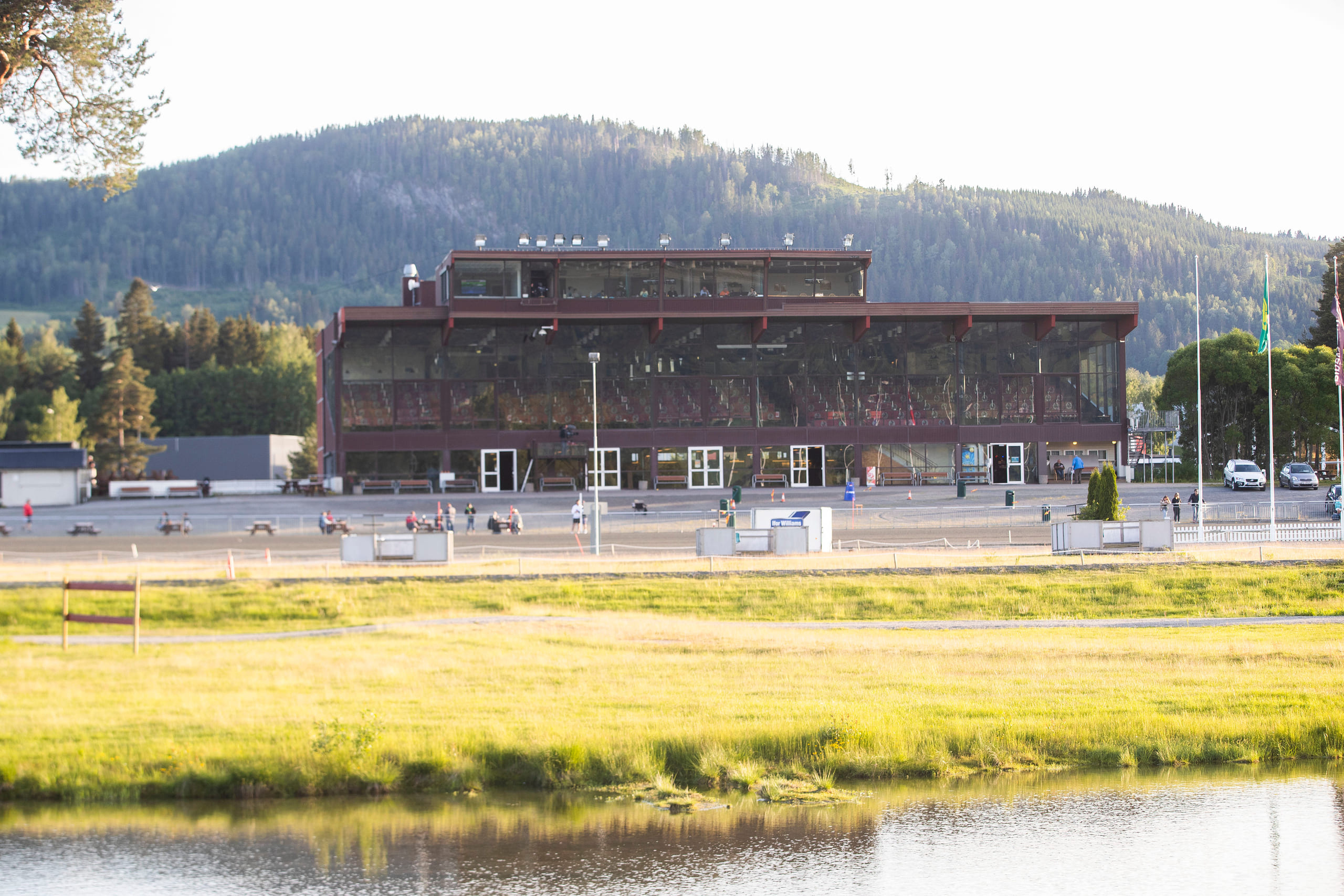 Ble slått sammen for fire år siden – nå vil de lage både logo og ...